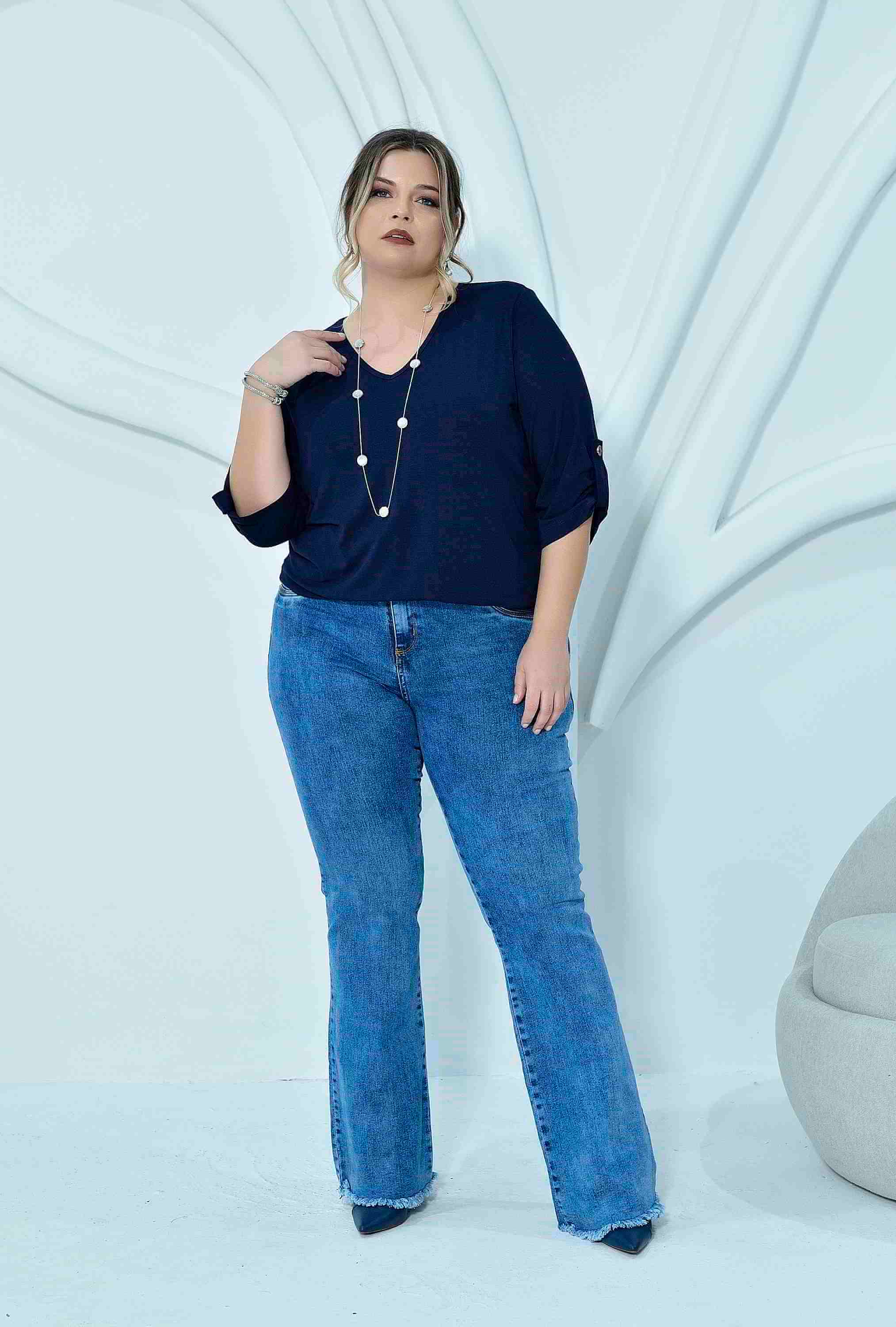 Calça Plus Size Flare Jeans: Elegância para seus Looks - Mania Brasil