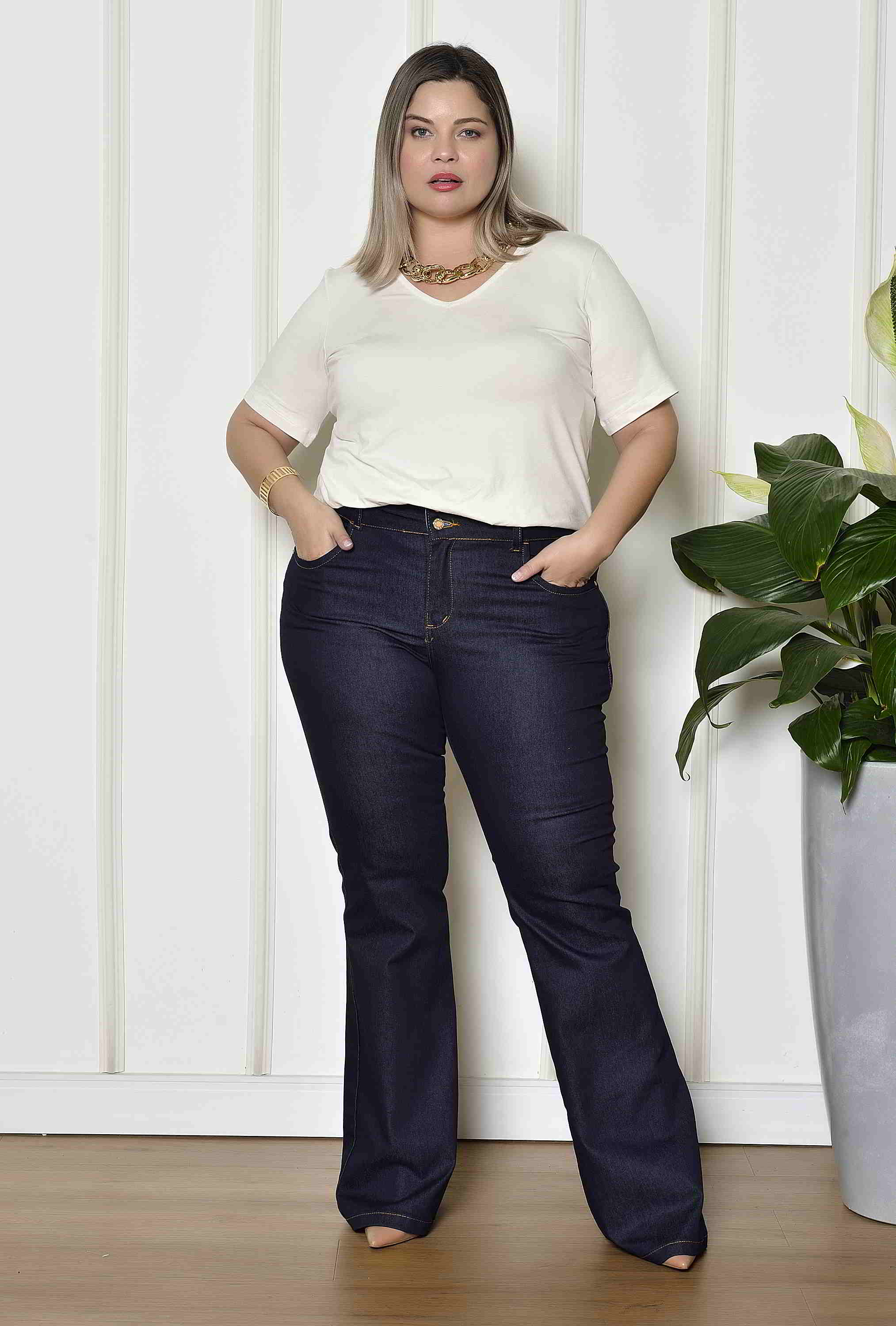 Calça Flare Plus Size: Looks Plus com Elegancia! - Mania Brasil